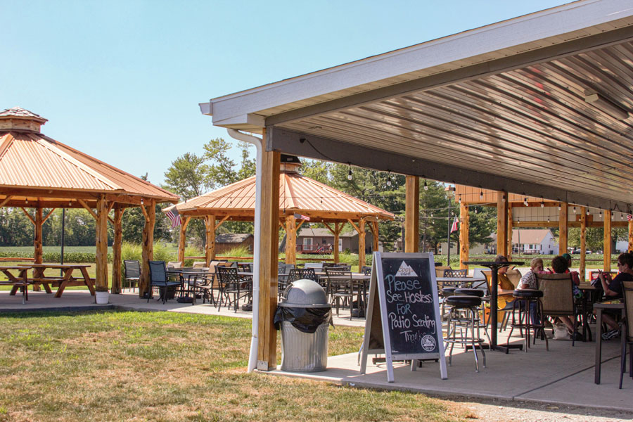 Wining and dining on Back Street – Illinois Country Living Magazine
