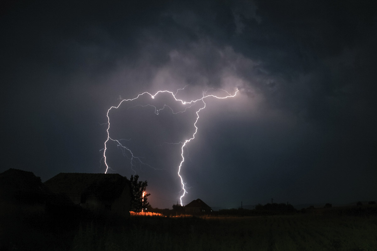 Anatomy of a power outage – Illinois Country Living Magazine